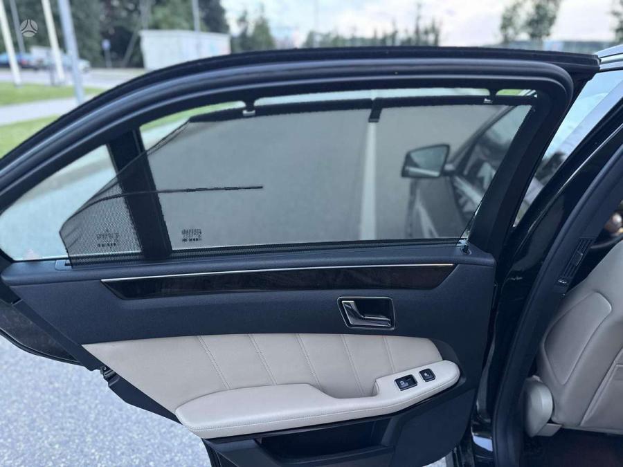Black Mercedes-Benz E 350 2009 in Vilnius, with an engine capacity of 3.00 L and mileage of 490 thousand km for 5800 €, photo 24 on AUTOMOTO.COM.LV