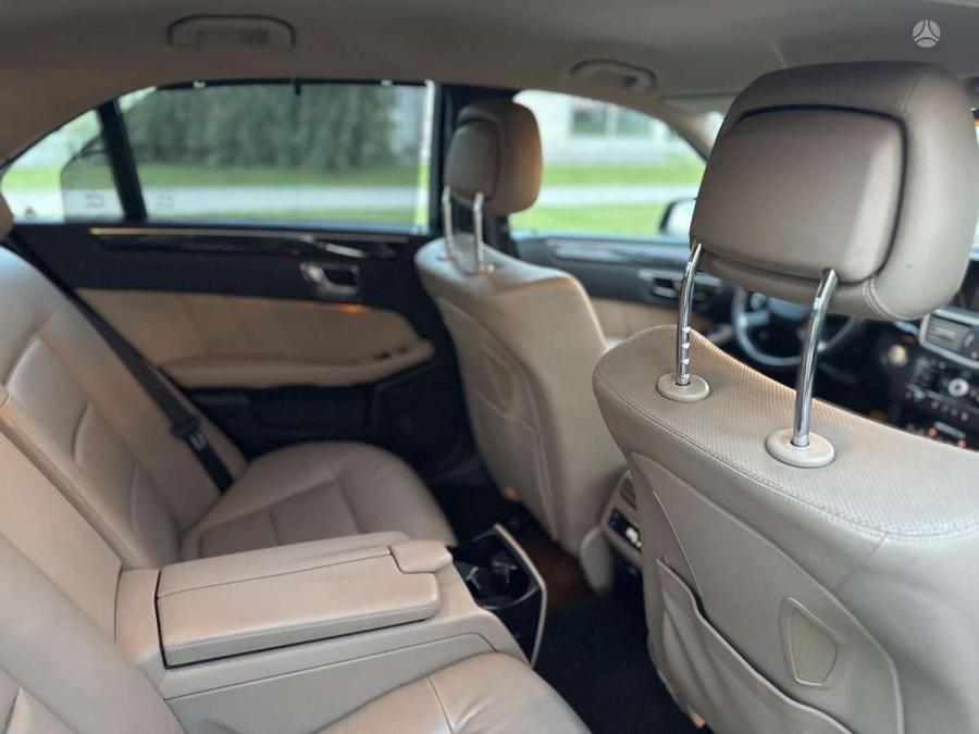 Black Mercedes-Benz E 350 2009 in Vilnius, with an engine capacity of 3.00 L and mileage of 490 thousand km for 5800 €, photo 27 on AUTOMOTO.COM.LV