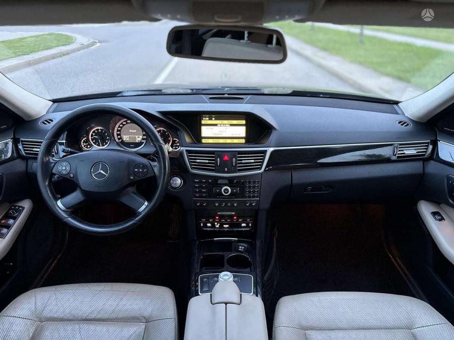 Black Mercedes-Benz E 350 2009 in Vilnius, with an engine capacity of 3.00 L and mileage of 490 thousand km for 5800 €, photo 29 on AUTOMOTO.COM.LV