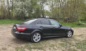 Black Mercedes-Benz E 350 2009 in Riga, with an engine capacity of 3.00 L and mileage of 327 thousand km for 7500 €, photo 3 on AUTOMOTO.COM.LV