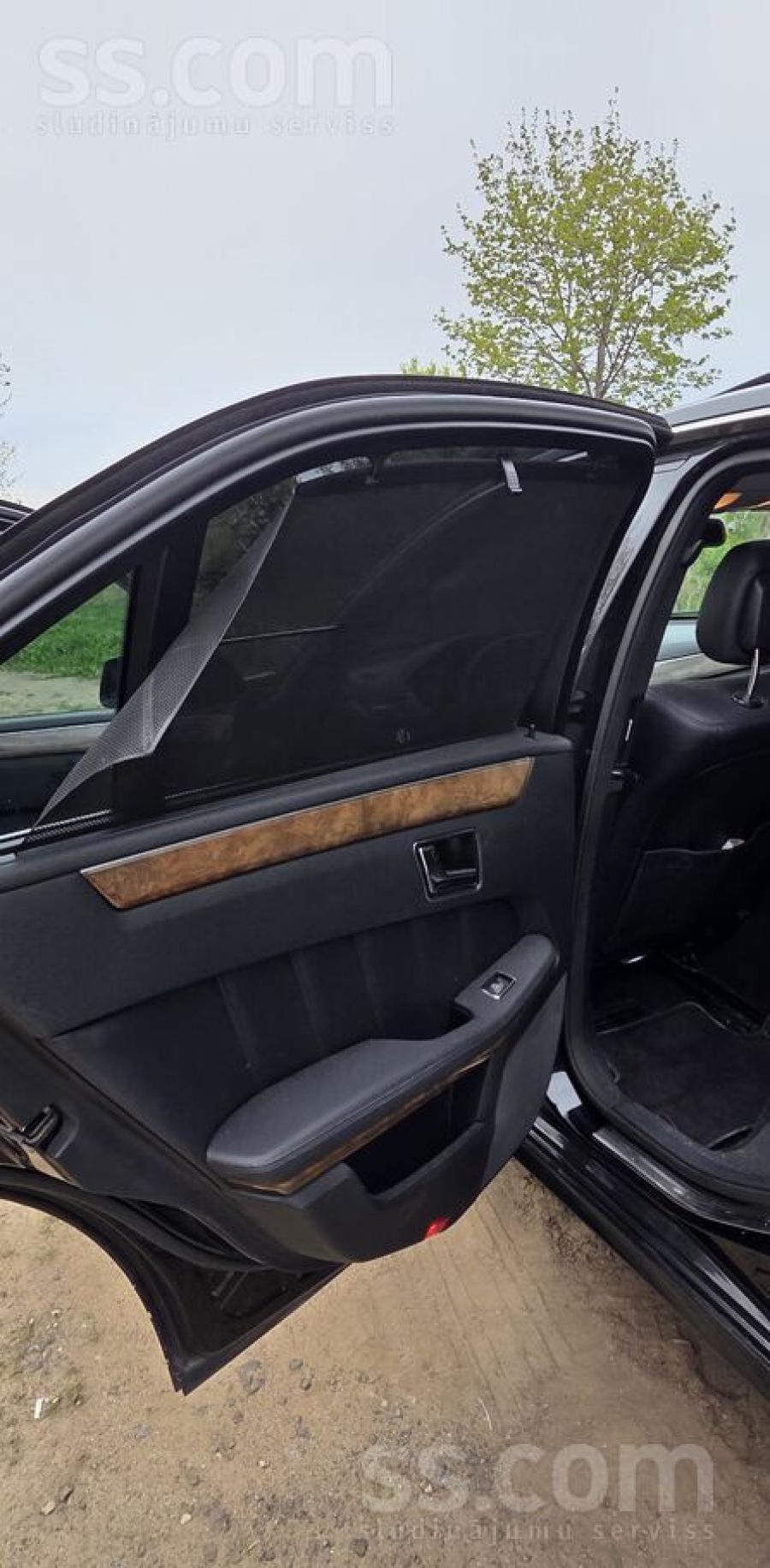 Black Mercedes-Benz E 350 2009 in Riga, with an engine capacity of 3.00 L and mileage of 327 thousand km for 7500 €, photo 6 on AUTOMOTO.COM.LV