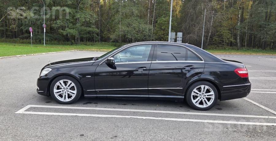 Melns Mercedes-Benz E 350 2009 Rīga, ar dzinēja tilpumu 3.00 L un nobraukumu 327 tūkst. km par 7500 €, foto 1 vietnē AUTOMOTO.COM.LV