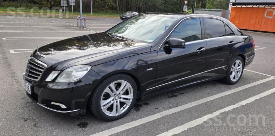Melns Mercedes-Benz E 350 2009 Rīga, ar dzinēja tilpumu 3.00 L un nobraukumu 327 tūkst. km par 7500 €, foto 3 vietnē AUTOMOTO.COM.LV