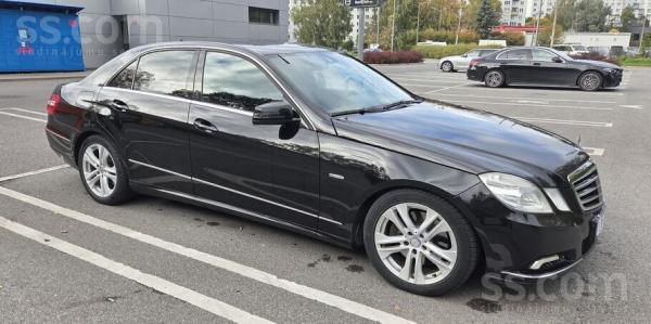 Melns Mercedes-Benz E 350 2009 Rīga, ar dzinēja tilpumu 3.00 L un nobraukumu 327 tūkst. km par 7500 €, foto 4 vietnē AUTOMOTO.COM.LV