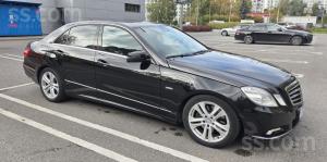 Melns Mercedes-Benz E 350 2009 Rīga, ar dzinēja tilpumu 3.00 L un nobraukumu 327 tūkst. km par 7500 €, foto 4 vietnē AUTOMOTO.COM.LV