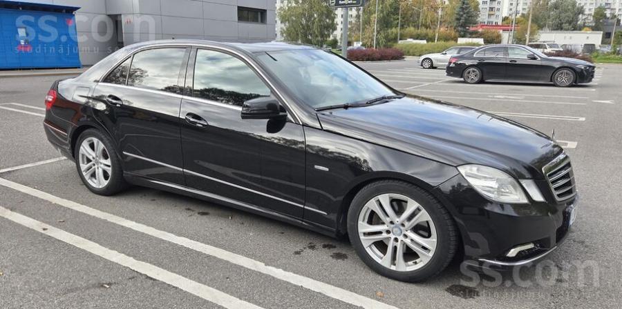 Melns Mercedes-Benz E 350 2009 Rīga, ar dzinēja tilpumu 3.00 L un nobraukumu 327 tūkst. km par 7500 €, foto 4 vietnē AUTOMOTO.COM.LV