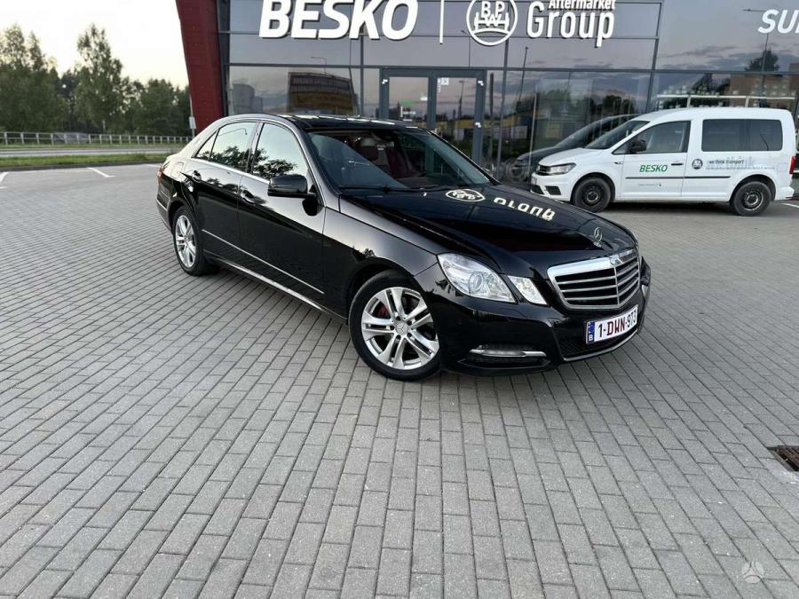 Melns Mercedes-Benz E 350 2009 Utena, ar dzinēja tilpumu 2.99 L un nobraukumu 340 tūkst. km par 4750 €, foto 4 vietnē AUTOMOTO.COM.LV