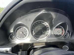 Melns Mercedes-Benz E 350 2009 Utena, ar dzinēja tilpumu 2.99 L un nobraukumu 340 tūkst. km par 4750 €, foto 12 vietnē AUTOMOTO.COM.LV