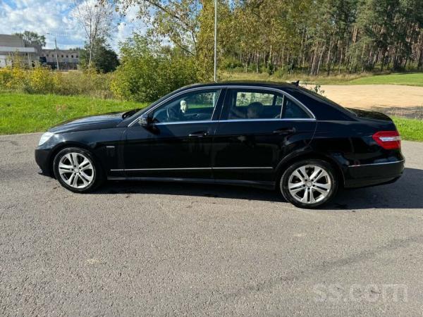 Мерседес E 350 2009 в Даугавпилс на AUTOMOTO.COM.LV Черный Мерседес E 350 2009 в Даугавпилс, объемом двигателя 3.00 л и пробегом 178 тыс. км за 8700 €, фото 3 на AUTOMOTO.COM.LV