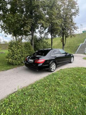 Black Mercedes-Benz E 350 2009 in Kaunas, with an engine capacity of 2.99 L and mileage of 348 thousand km for 7500 €, photo 6 on AUTOMOTO.COM.LV