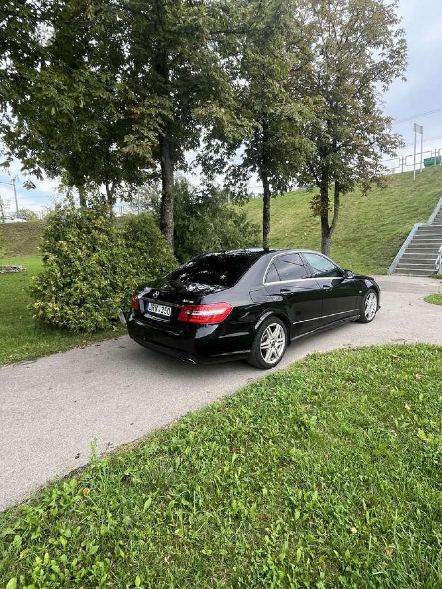 Black Mercedes-Benz E 350 2009 in Kaunas, with an engine capacity of 2.99 L and mileage of 348 thousand km for 7500 €, photo 6 on AUTOMOTO.COM.LV