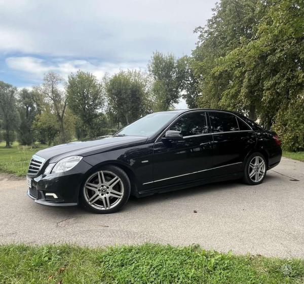 Mercedes-Benz E 350 2009 Kauņa vietnē Melns Mercedes-Benz E 350 2009 Kauņa, ar dzinēja tilpumu 2.99 L un nobraukumu 348 tūkst. km par 7500 €, foto 9 vietnē AUTOMOTO.COM.LV