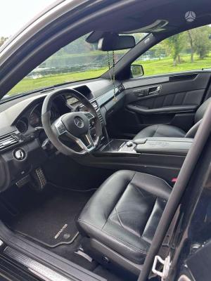 Black Mercedes-Benz E 350 2009 in Kaunas, with an engine capacity of 2.99 L and mileage of 348 thousand km for 7500 €, photo 14 on AUTOMOTO.COM.LV