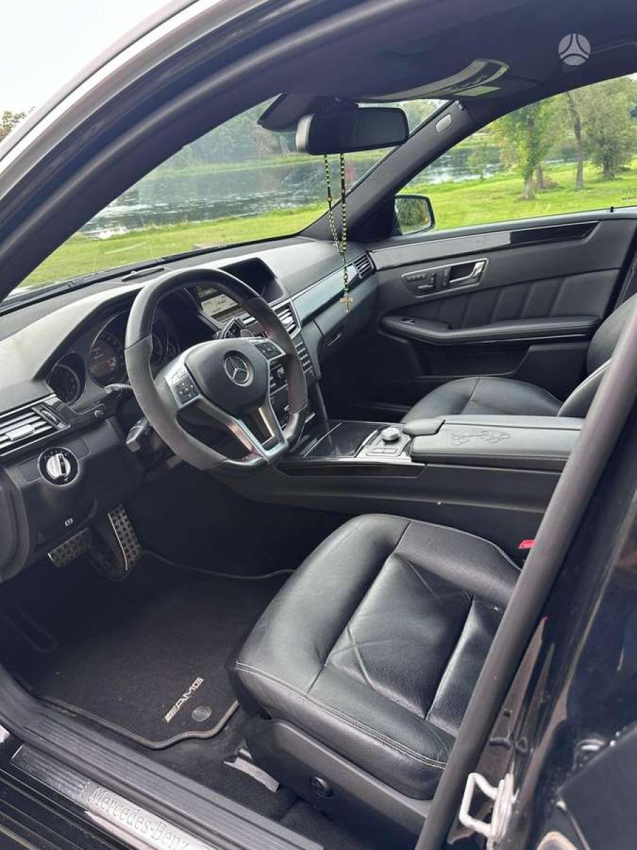 Black Mercedes-Benz E 350 2009 in Kaunas, with an engine capacity of 2.99 L and mileage of 348 thousand km for 7500 €, photo 14 on AUTOMOTO.COM.LV
