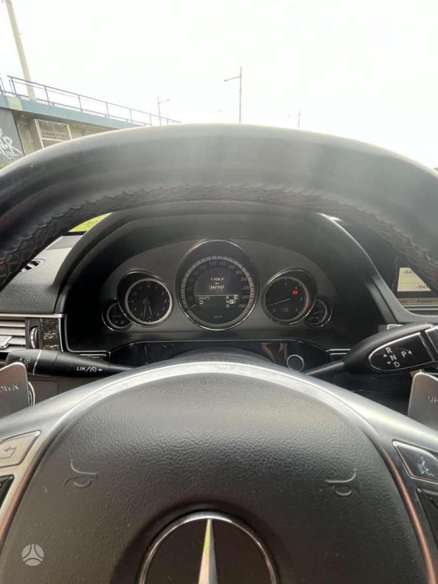 Black Mercedes-Benz E 350 2009 in Kaunas, with an engine capacity of 2.99 L and mileage of 348 thousand km for 7500 €, photo 16 on AUTOMOTO.COM.LV