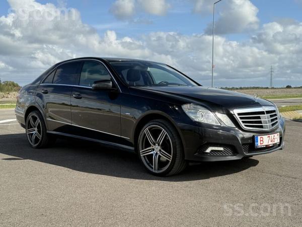 Black Mercedes-Benz E 350 2009 in Liepaja, with an engine capacity of 3.00 L and mileage of 277 thousand km for 7800 €, photo 4 on AUTOMOTO.COM.LV
