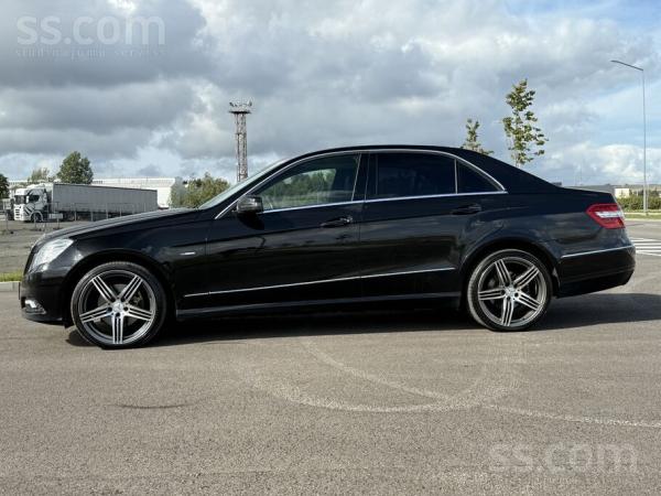 Black Mercedes-Benz E 350 2009 in Liepaja, with an engine capacity of 3.00 L and mileage of 277 thousand km for 7800 €, photo 7 on AUTOMOTO.COM.LV
