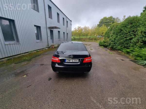 Melns Mercedes-Benz E 350 2009 Jēkabpils, ar dzinēja tilpumu 3.00 L un nobraukumu 250 tūkst. km par 9300 €, foto 5 vietnē AUTOMOTO.COM.LV
