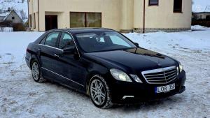 Black Mercedes-Benz E 350 2010 in Siauliai, with an engine capacity of 2.99 L and mileage of 360 thousand km for 7200 €, photo 6 on AUTOMOTO.COM.LV