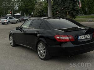 Melns Mercedes-Benz E 350 2010 Ogre, ar dzinēja tilpumu 3.00 L un nobraukumu 264 tūkst. km par 9000 €, foto 5 vietnē AUTOMOTO.COM.LV