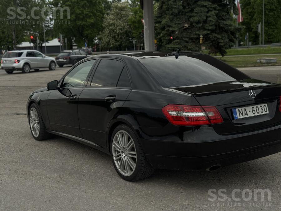 Melns Mercedes-Benz E 350 2010 Ogre, ar dzinēja tilpumu 3.00 L un nobraukumu 264 tūkst. km par 9000 €, foto 5 vietnē AUTOMOTO.COM.LV