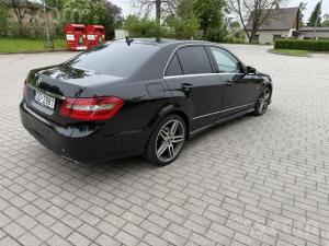 Melns Mercedes-Benz E 350 2010 Cēsis, ar dzinēja tilpumu 3.00 L un nobraukumu 324 tūkst. km par 9600 €, foto 5 vietnē AUTOMOTO.COM.LV