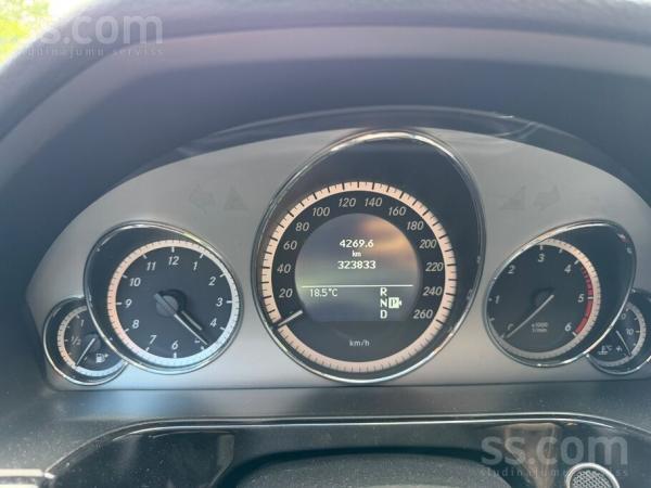 Black Mercedes-Benz E 350 2010 in Cesis, with an engine capacity of 3.00 L and mileage of 324 thousand km for 9600 €, photo 9 on AUTOMOTO.COM.LV