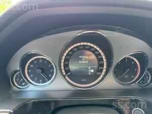 Melns Mercedes-Benz E 350 2010 Cēsis, ar dzinēja tilpumu 3.00 L un nobraukumu 324 tūkst. km par 9600 €, foto 10 vietnē AUTOMOTO.COM.LV