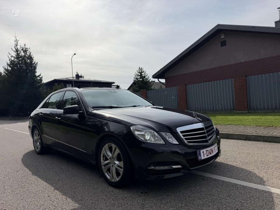 Black Mercedes-Benz E 350 2010 in Kaunas, with an engine capacity of 2.99 L and mileage of 320 thousand km for 5950 €, photo 3 on AUTOMOTO.COM.LV