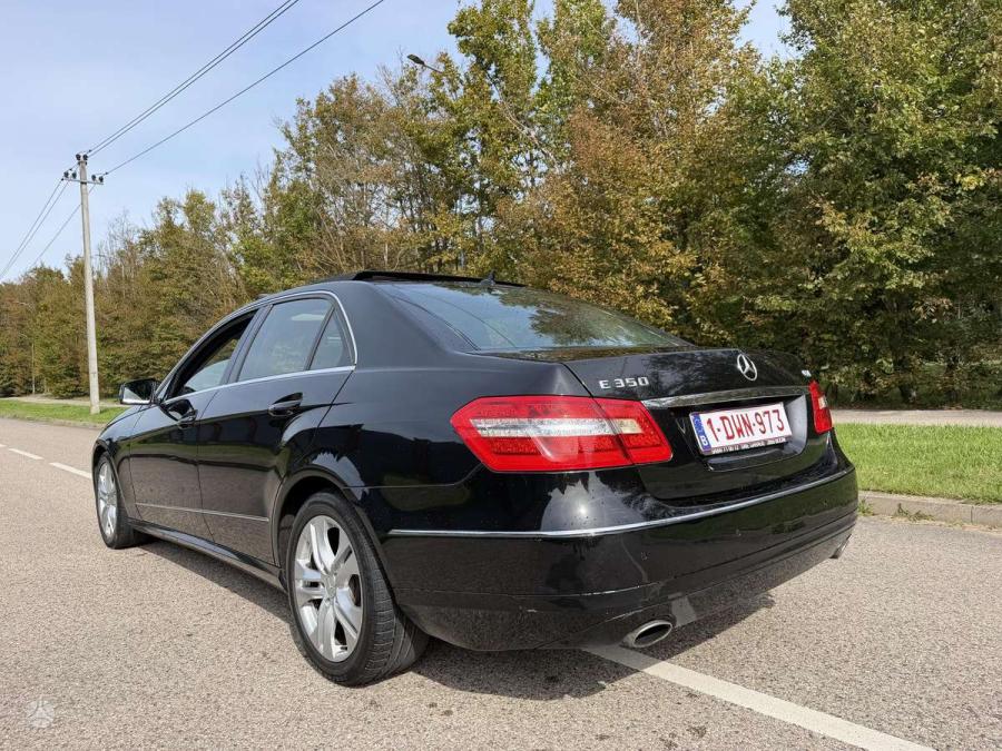 Black Mercedes-Benz E 350 2010 in Kaunas, with an engine capacity of 2.99 L and mileage of 320 thousand km for 5950 €, photo 5 on AUTOMOTO.COM.LV