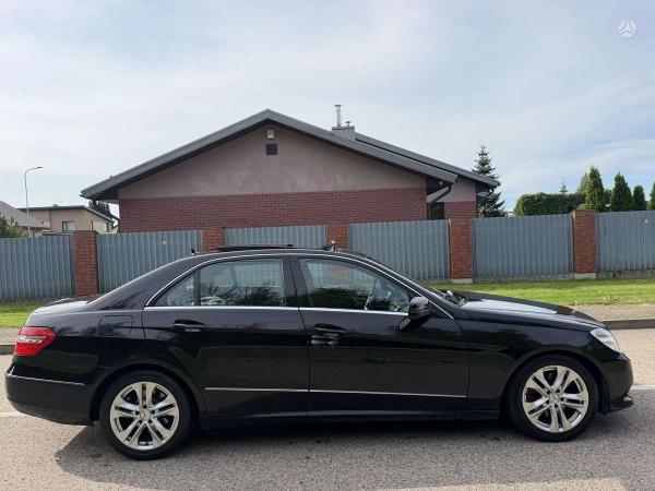 Mercedes-Benz E 350 2010 Kauņa vietnē Melns Mercedes-Benz E 350 2010 Kauņa, ar dzinēja tilpumu 2.99 L un nobraukumu 320 tūkst. km par 5950 €, foto 8 vietnē AUTOMOTO.COM.LV