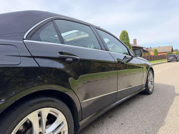 Mercedes-Benz E 350 2010 Kauņa vietnē Melns Mercedes-Benz E 350 2010 Kauņa, ar dzinēja tilpumu 2.99 L un nobraukumu 320 tūkst. km par 5950 €, foto 9 vietnē AUTOMOTO.COM.LV