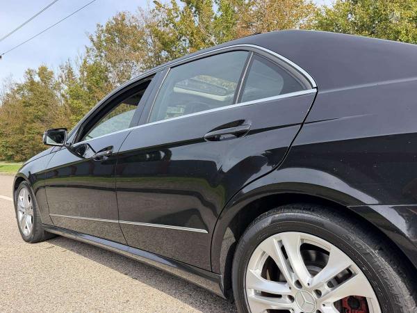 Mercedes-Benz E 350 2010 Kauņa vietnē Melns Mercedes-Benz E 350 2010 Kauņa, ar dzinēja tilpumu 2.99 L un nobraukumu 320 tūkst. km par 5950 €, foto 10 vietnē AUTOMOTO.COM.LV