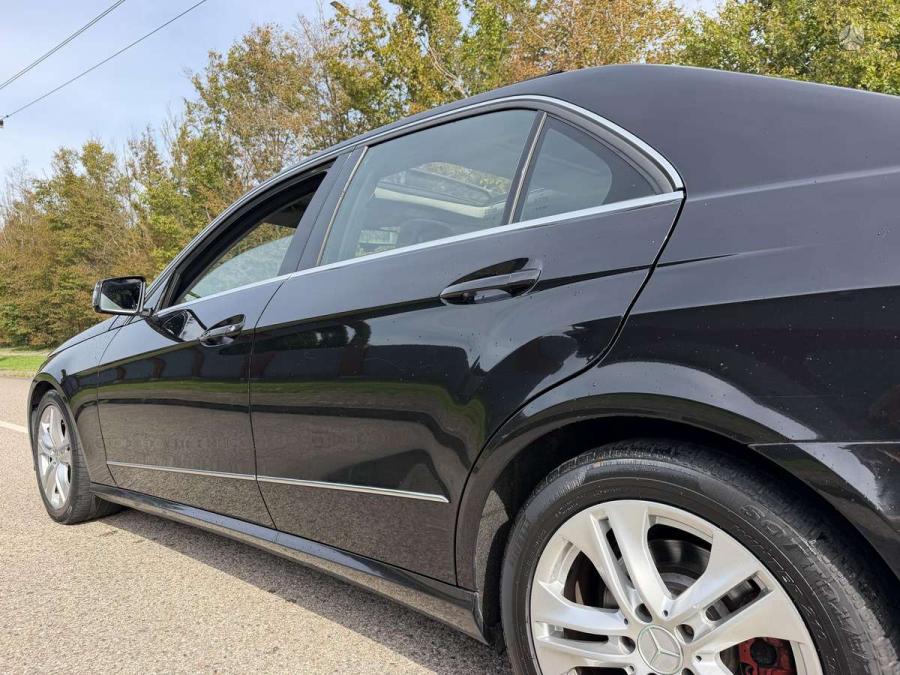 Black Mercedes-Benz E 350 2010 in Kaunas, with an engine capacity of 2.99 L and mileage of 320 thousand km for 5950 €, photo 10 on AUTOMOTO.COM.LV
