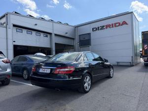 Black Mercedes-Benz E 350 2010 in Kaunas, with an engine capacity of 2.99 L and mileage of 320 thousand km for 5950 €, photo 19 on AUTOMOTO.COM.LV
