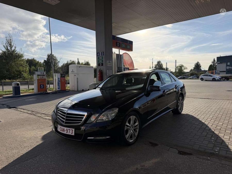Black Mercedes-Benz E 350 2010 in Kaunas, with an engine capacity of 2.99 L and mileage of 320 thousand km for 5950 €, photo 20 on AUTOMOTO.COM.LV