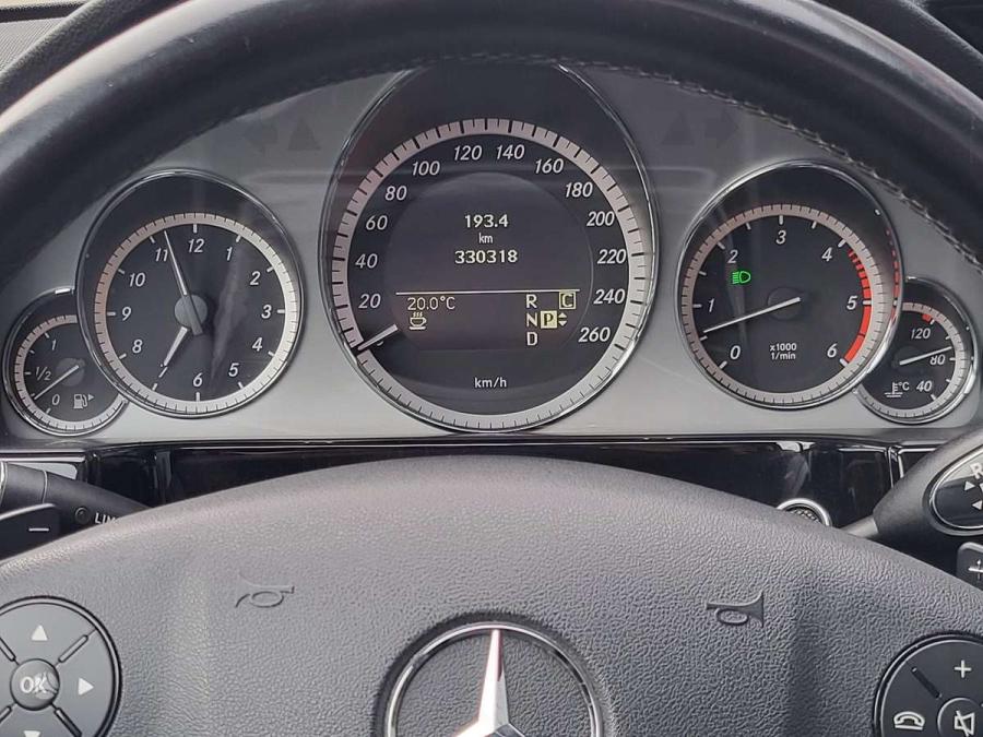 Black Mercedes-Benz E 350 2010 in Vilnius, with an engine capacity of 2.99 L and mileage of 330 thousand km for 7250 €, photo 26 on AUTOMOTO.COM.LV