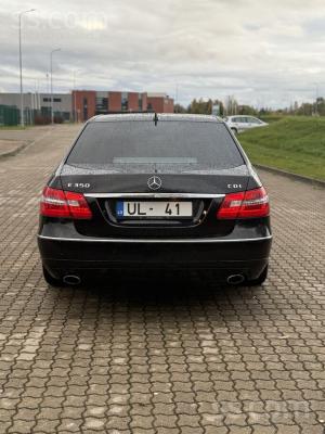 Melns Mercedes-Benz E 350 2010 Ventspils, ar dzinēja tilpumu 3.00 L un nobraukumu 250 tūkst. km par 8250 €, foto 3 vietnē AUTOMOTO.COM.LV