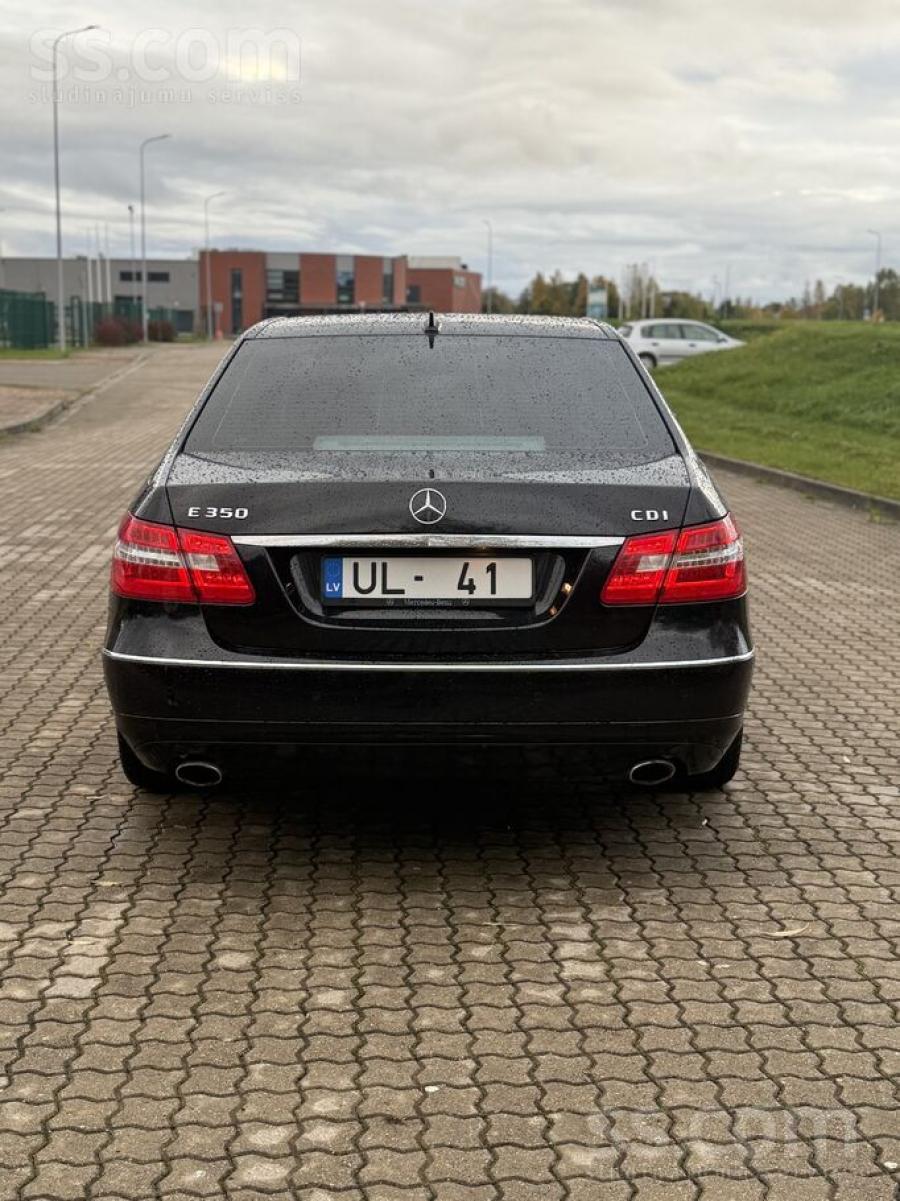 Melns Mercedes-Benz E 350 2010 Ventspils, ar dzinēja tilpumu 3.00 L un nobraukumu 250 tūkst. km par 8250 €, foto 3 vietnē AUTOMOTO.COM.LV