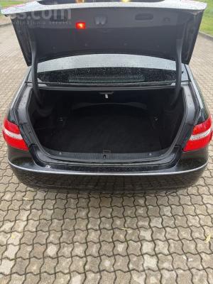 Melns Mercedes-Benz E 350 2010 Ventspils, ar dzinēja tilpumu 3.00 L un nobraukumu 250 tūkst. km par 8250 €, foto 13 vietnē AUTOMOTO.COM.LV