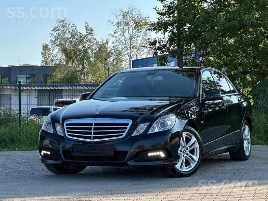 Melns Mercedes-Benz E 350 2011 Rīga, ar dzinēja tilpumu 3.00 L un nobraukumu 0 tūkst. km par 8750 €, foto 1 vietnē AUTOMOTO.COM.LV