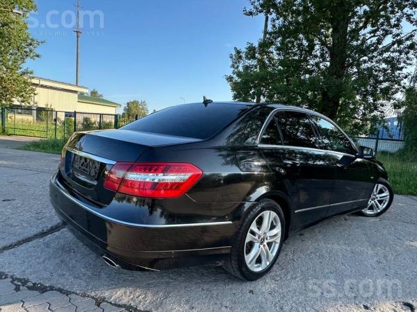 Black Mercedes-Benz E 350 2011 in Riga, with an engine capacity of 3.00 L and mileage of 0 thousand km for 8750 €, photo 2 on AUTOMOTO.COM.LV