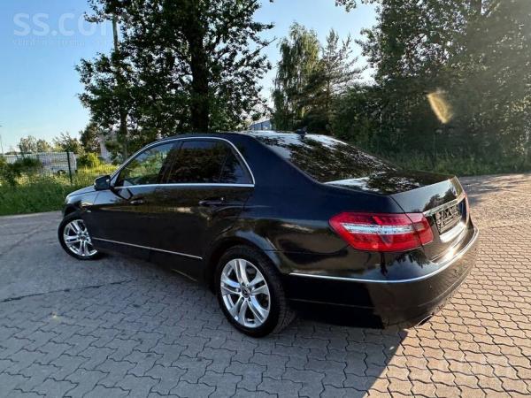 Black Mercedes-Benz E 350 2011 in Riga, with an engine capacity of 3.00 L and mileage of 0 thousand km for 8750 €, photo 4 on AUTOMOTO.COM.LV