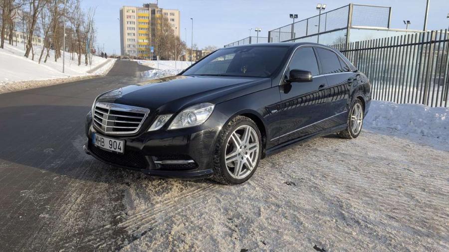 Black Mercedes-Benz E 350 2011 in Jonava, with an engine capacity of 3.00 L and mileage of 300 thousand km for 10200 €, photo 1 on AUTOMOTO.COM.LV