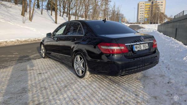 Melns Mercedes-Benz E 350 2011 Jonava, ar dzinēja tilpumu 3.00 L un nobraukumu 300 tūkst. km par 10200 €, foto 3 vietnē AUTOMOTO.COM.LV