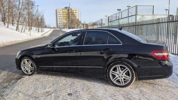 Melns Mercedes-Benz E 350 2011 Jonava, ar dzinēja tilpumu 3.00 L un nobraukumu 300 tūkst. km par 10200 €, foto 4 vietnē AUTOMOTO.COM.LV