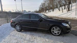 Black Mercedes-Benz E 350 2011 in Jonava, with an engine capacity of 3.00 L and mileage of 300 thousand km for 10200 €, photo 5 on AUTOMOTO.COM.LV