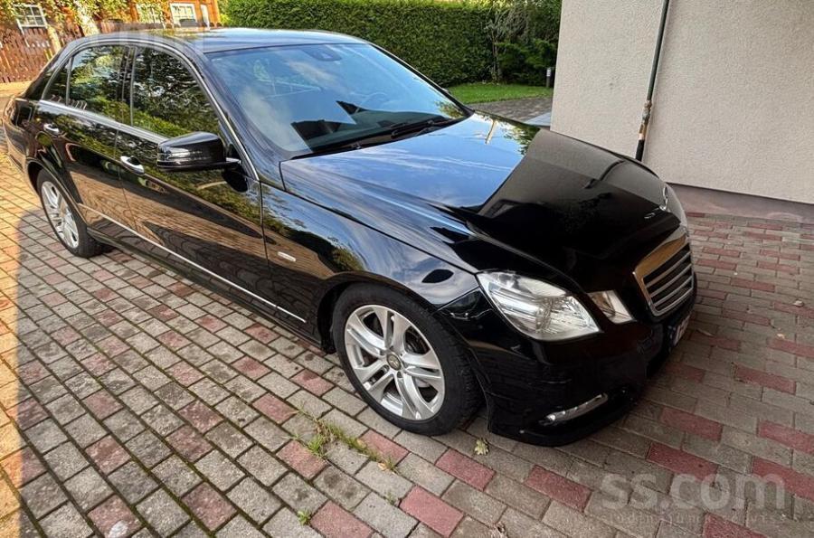 Black Mercedes-Benz E 350 2011 in Riga, with an engine capacity of 3.00 L and mileage of 0 thousand km for 8200 €, photo 1 on AUTOMOTO.COM.LV