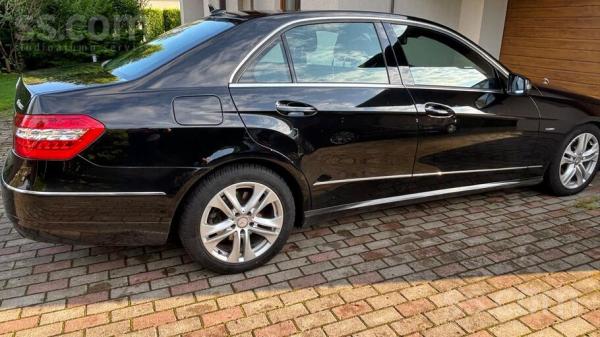 Black Mercedes-Benz E 350 2011 in Riga, with an engine capacity of 3.00 L and mileage of 0 thousand km for 8200 €, photo 2 on AUTOMOTO.COM.LV