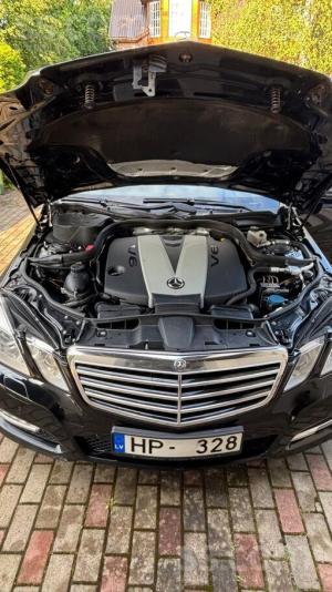 Black Mercedes-Benz E 350 2011 in Riga, with an engine capacity of 3.00 L and mileage of 0 thousand km for 8200 €, photo 3 on AUTOMOTO.COM.LV